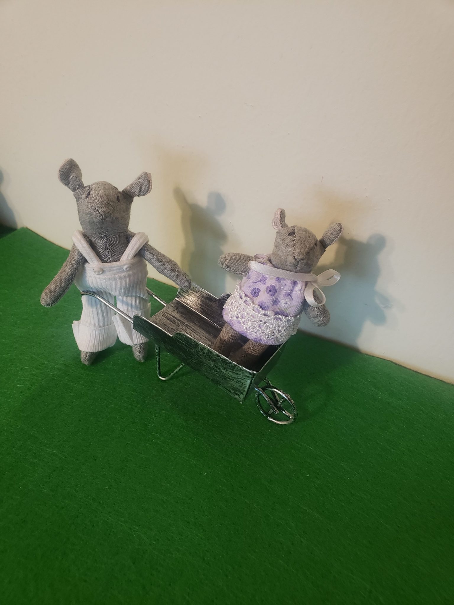 Handmade Mice Set (family) – The Village of Artisans